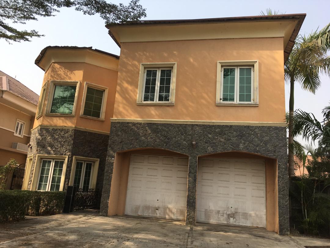 Luxury Home in Nicon