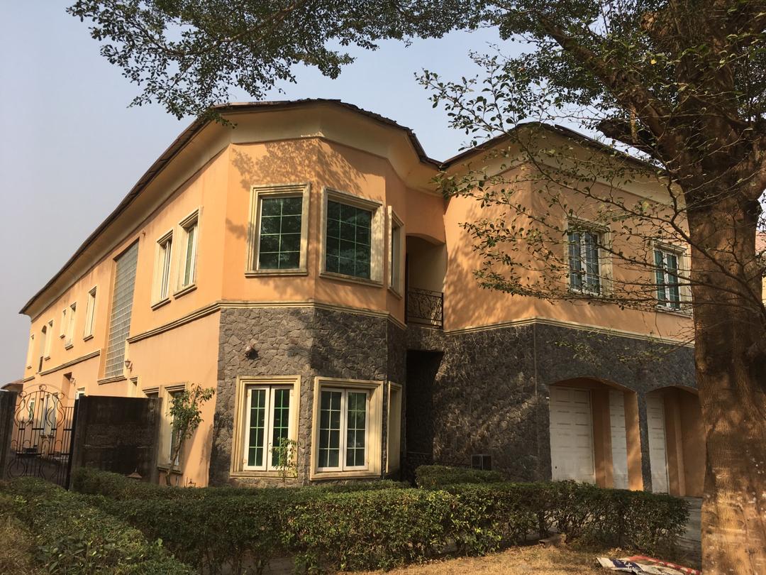 Luxury Home in Nicon